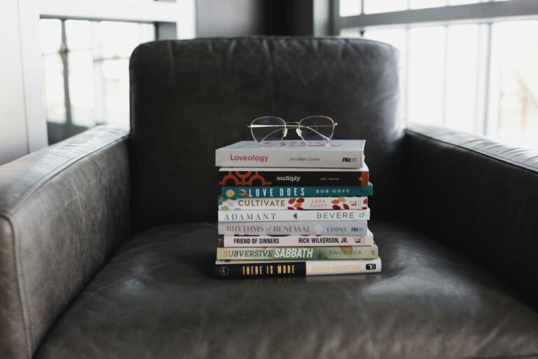 Top 5 Hybrid Publishers in the USA: Elevating Authors in 2025 - Venues ...